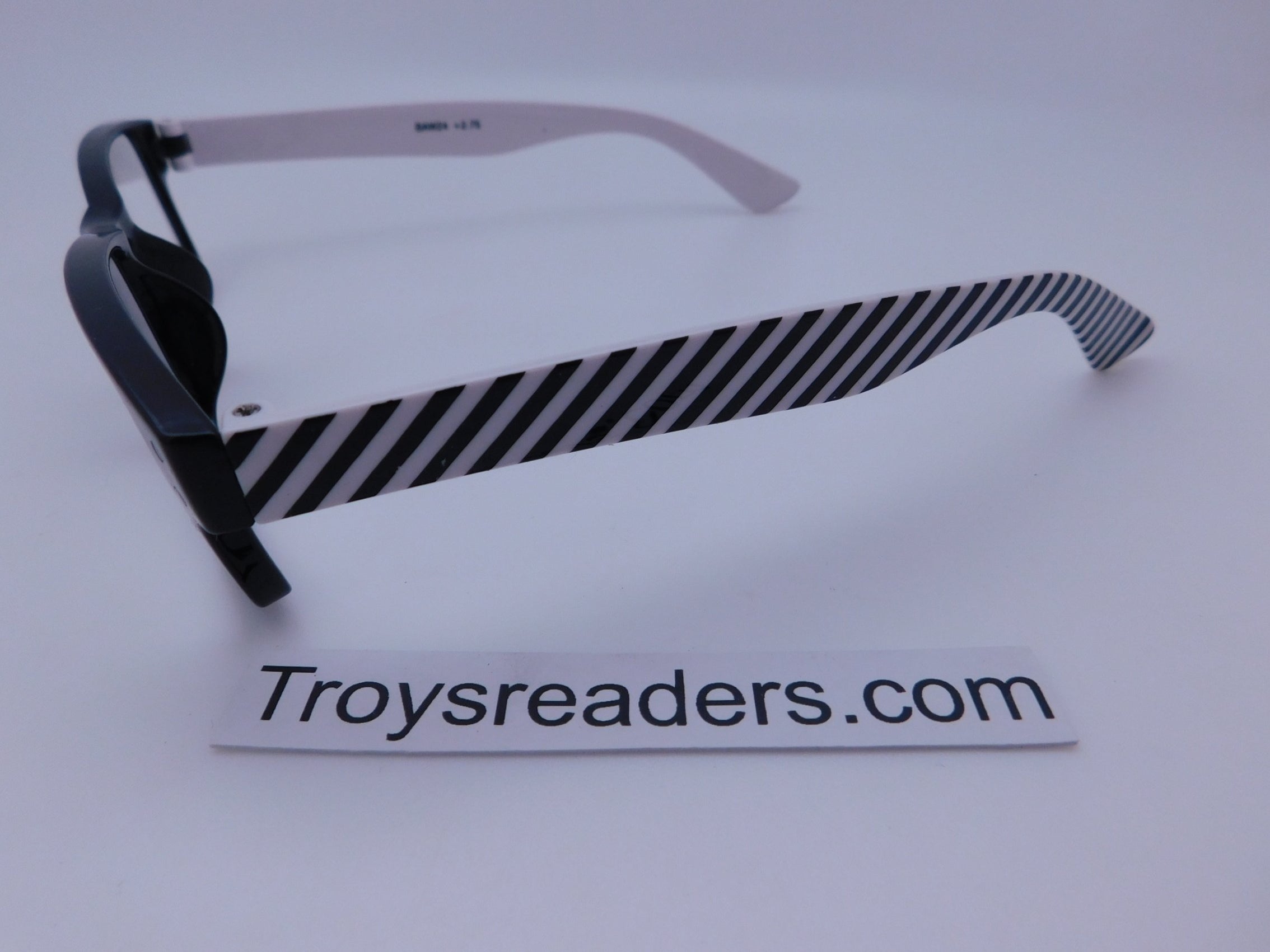 Black And White Readers In Four Styles — Troy's Readers